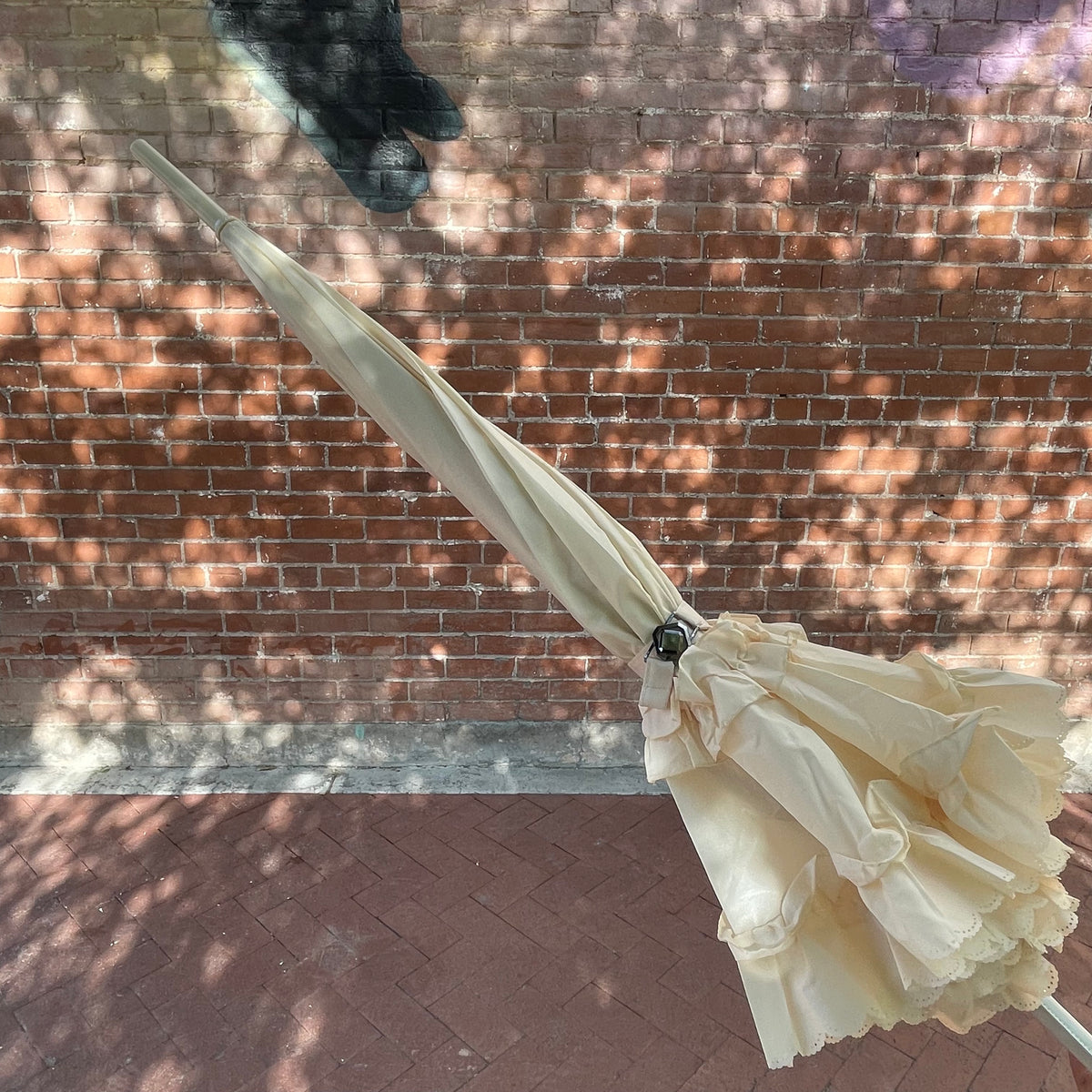 Cream Bottom Ruffle Umbrella – Pink House Boutique